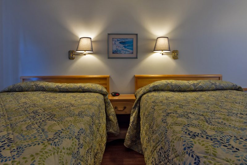 Motel - Ocean View Motel and Chalets